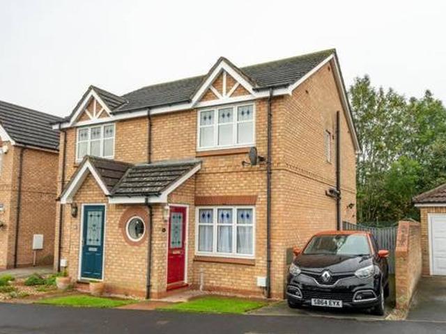 2 bedroom semidetached house for sale in Whistler Close Copmanthorpe York YO23