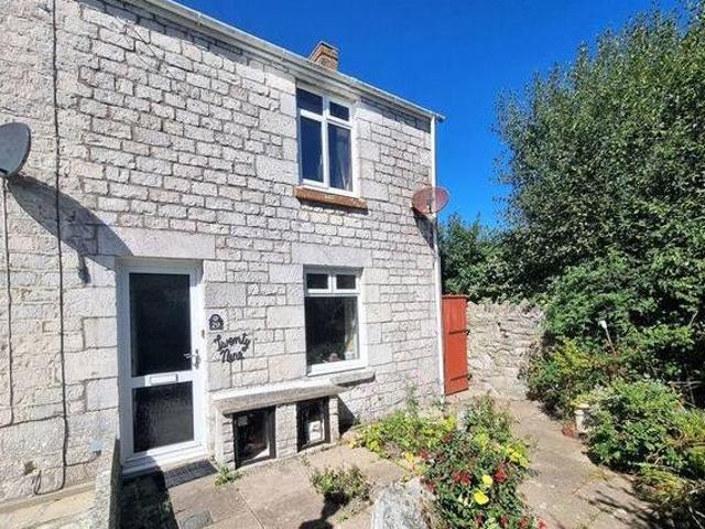 2 bedroom semidetached house for sale in With Large Garden Double Garage Easton Street Portlan