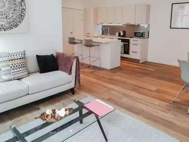 2 bedroom serviced apartment for rent in Queen Street, Maidenh.