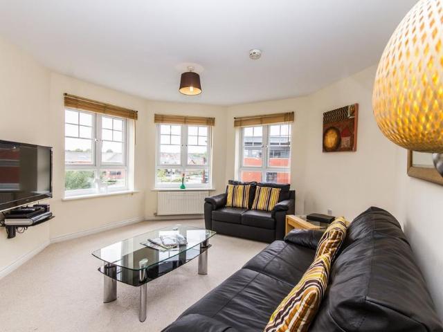 2 bedroom serviced apartment to rent