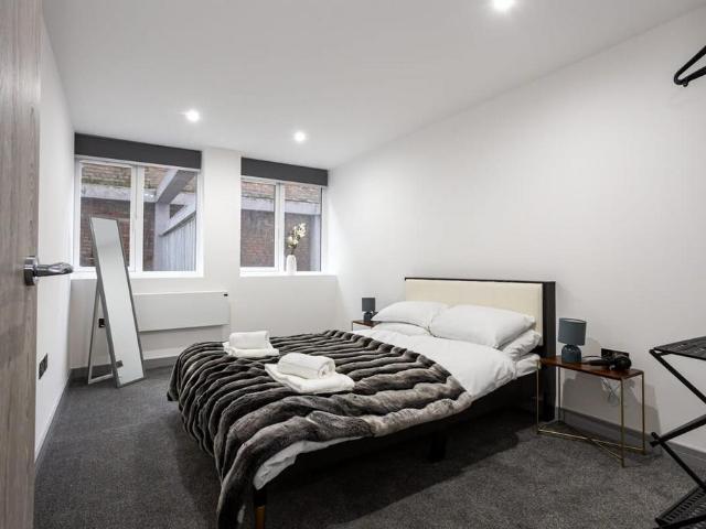 2 bedroom serviced apartments to rent