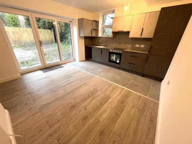 2 Bedroom Shared Living/roommate Macclesfield Cheshire LS101750126
