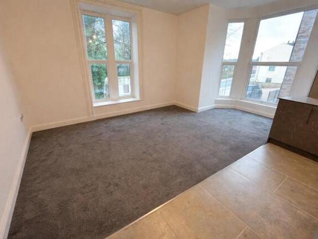 2 Bedroom Shared Living/roommate Macclesfield Cheshire LS102002250