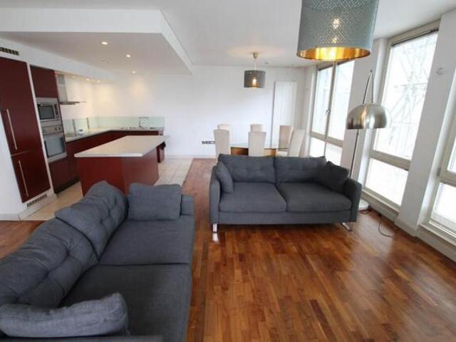 2 Bedroom Shared Living/roommate Manchester Salford 101678597