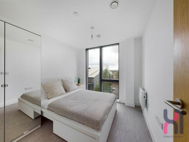 2 Bedroom Shared Living/roommate Manchester Salford LS99290148