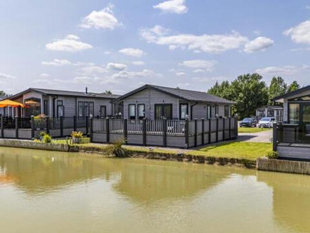 2 Bedroom Shared Living/roommate Marston Cheshire LS100786976