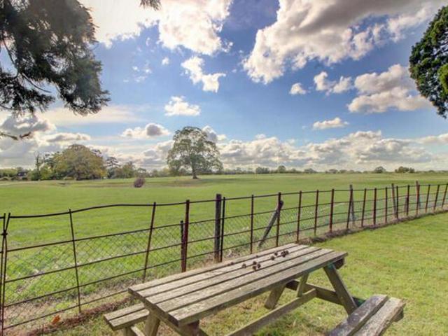 2 Bedroom Shared Living/roommate Milton Keynes Milton Keynes 100824977