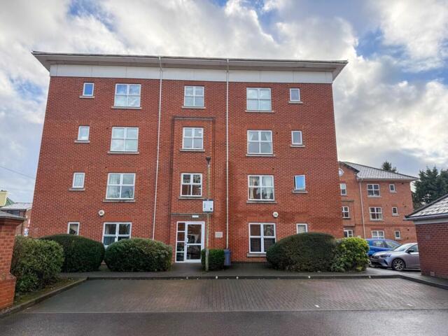 2 Bedroom Shared Living/roommate Newbury West Berkshire LS100917517