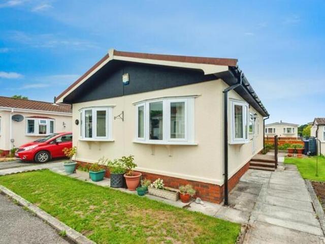 2 Bedroom Shared Living/roommate Norley Cheshire 100096618