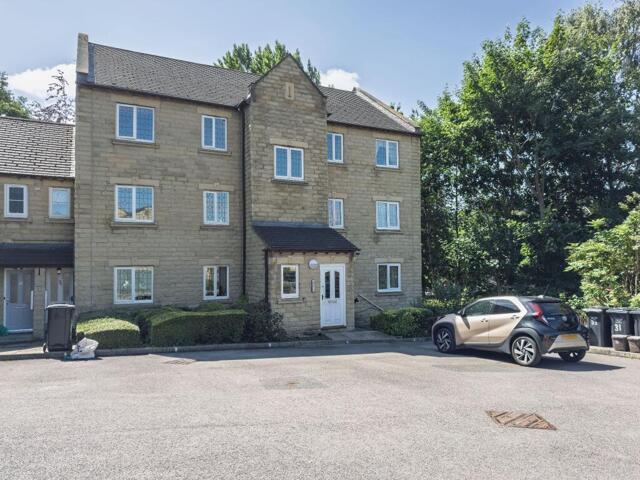 2 Bedroom Shared Living/roommate North Yorkshire Calderdale LS98687654