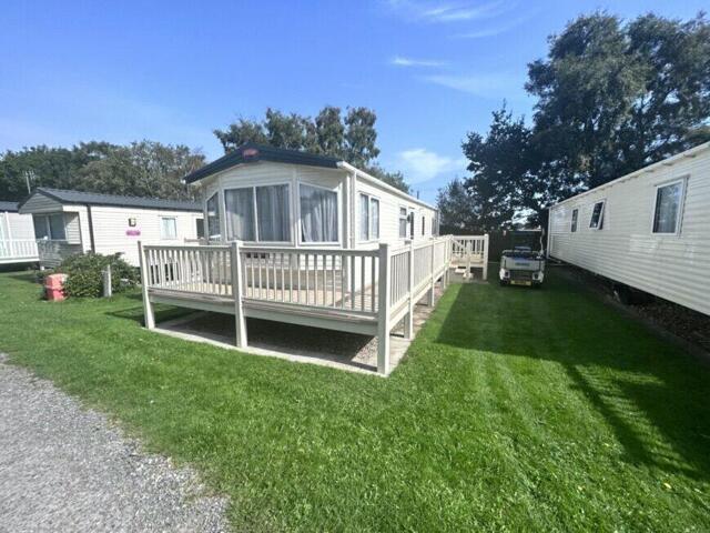 2 Bedroom Shared Living/roommate North Yorkshire North Yorkshire LS100540850