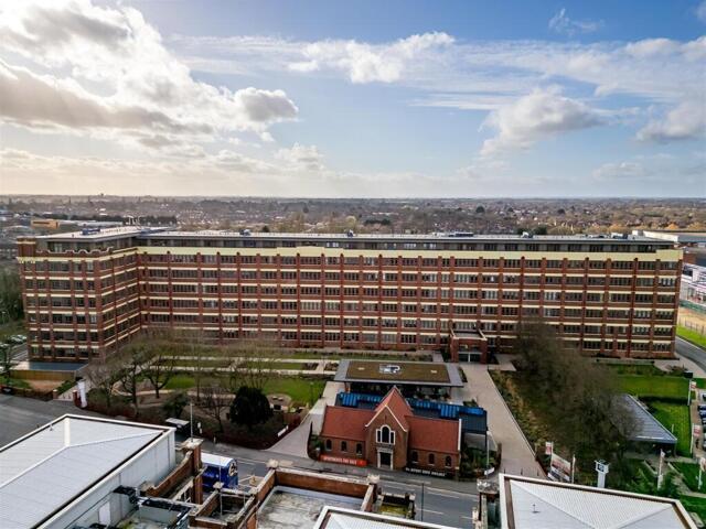 2 Bedroom Shared Living/roommate North Yorkshire North Yorkshire LS100615312