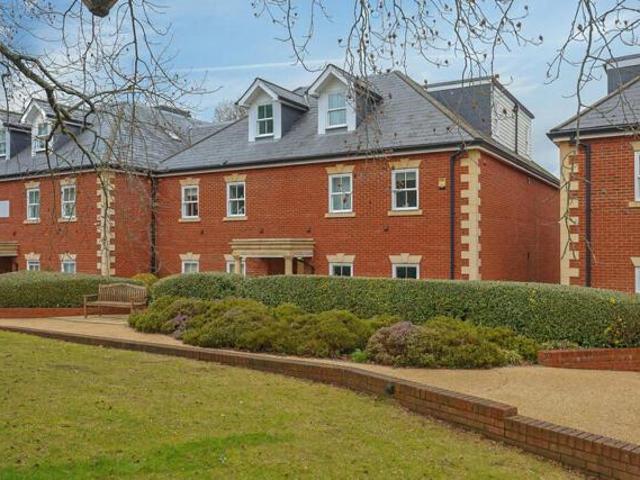 2 Bedroom Shared Living/roommate Oxted Surrey LS101119464