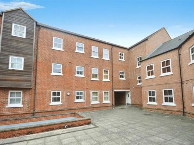 2 Bedroom Shared Living/roommate Aylesbury Buckinghamshire 100425973