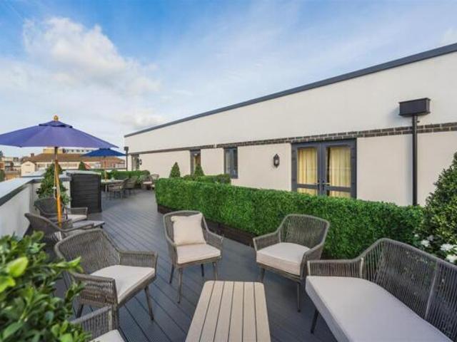 2 Bedroom Shared Living/roommate Aylesbury Buckinghamshire 98930326
