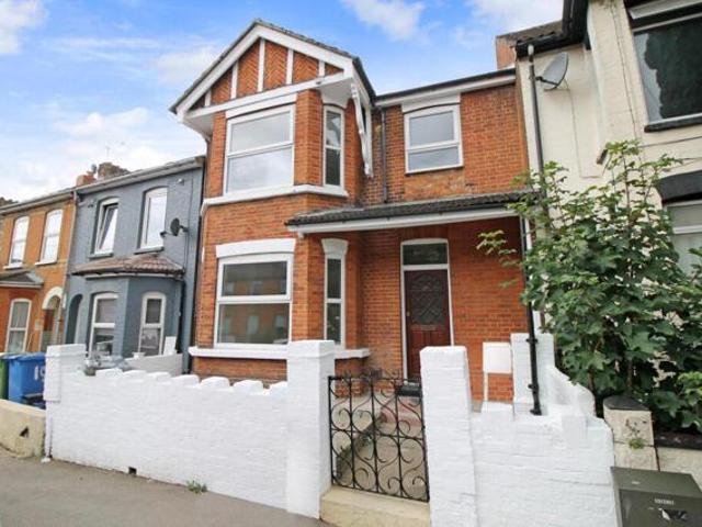 2 Bedroom Shared Living/roommate Aldershot Hampshire 98503808