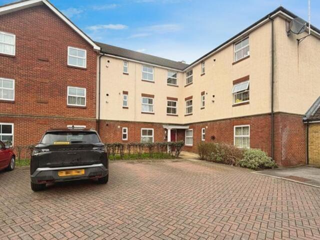 2 Bedroom Shared Living/roommate Ashford Kent LS99054845