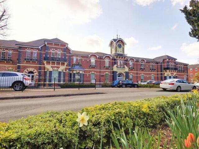 2 Bedroom Shared Living/roommate Burntwood Staffordshire LS100503231