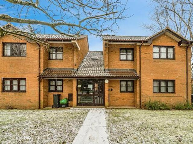 2 Bedroom Shared Living/roommate Burnham Berkshire 100158477