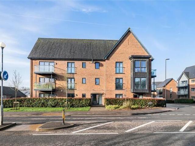 2 Bedroom Shared Living/roommate Burgess Hill West Sussex LS101743247