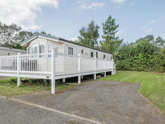 2 Bedroom Shared Living/roommate Burgh Castle Burgh Castle LS99277866