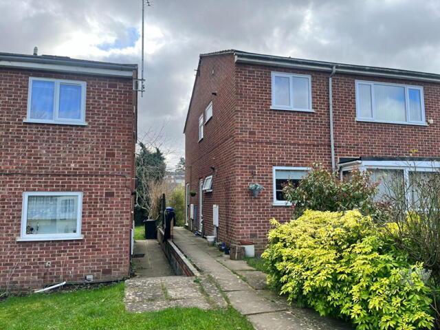 2 Bedroom Shared Living/roommate Banbury Oxfordshire LS101797062