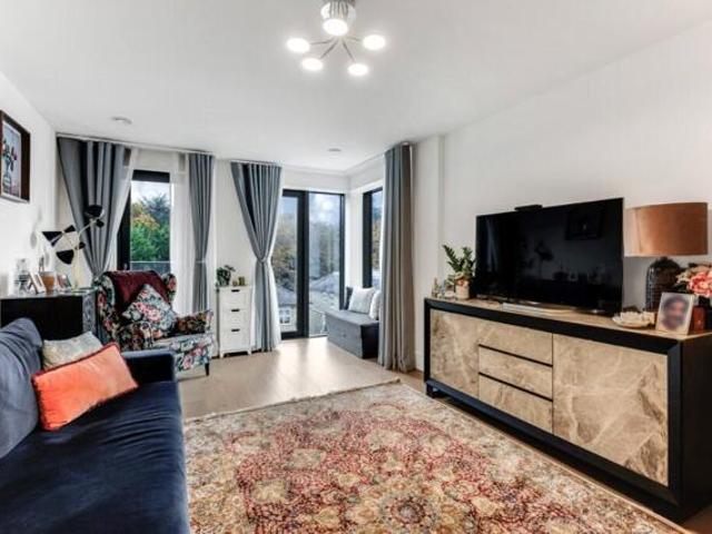 2 Bedroom Shared Living/roommate Barnet Greater London 99608378