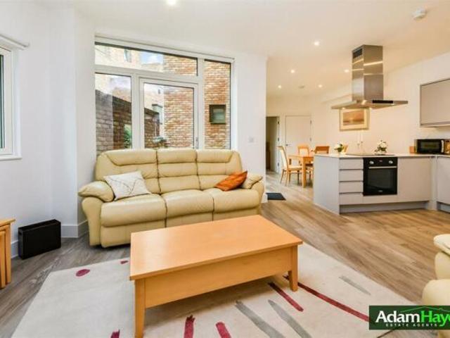 2 Bedroom Shared Living/roommate Barnet Greater London 100881719