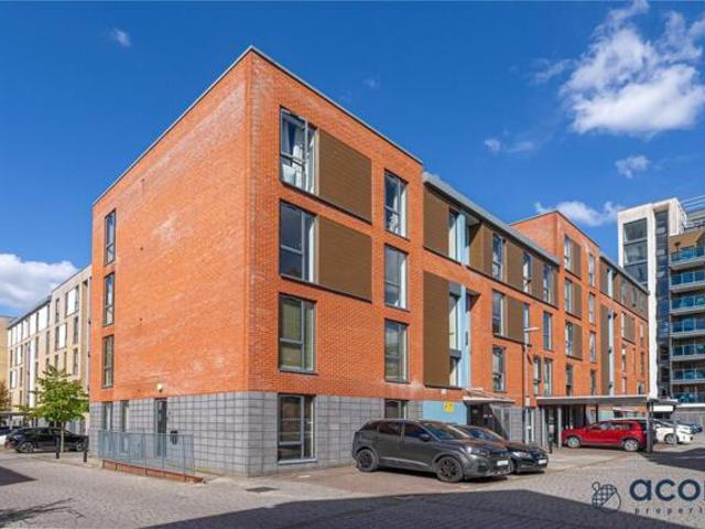 2 Bedroom Shared Living/roommate Barnet Greater London LS98969159