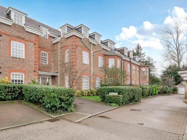 2 Bedroom Shared Living/roommate Berkhamsted Hertfordshire LS100541063