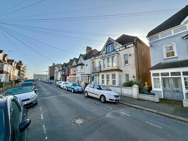 2 Bedroom Shared Living/roommate Bexhill East Sussex LS101025335