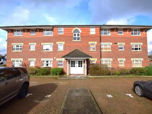 2 Bedroom Shared Living/roommate Billericay Essex 99840456