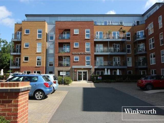 2 Bedroom Shared Living/roommate Borehamwood Hertfordshire LS100057725