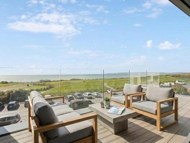 2 Bedroom Shared Living/roommate Bournemouth Bournemouth 101891868