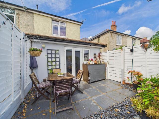 2 Bedroom Shared Living/roommate Bournemouth Bournemouth 99952311