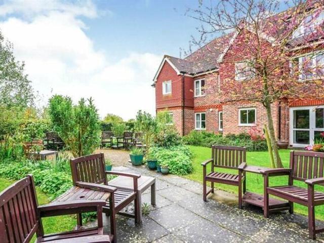 2 Bedroom Shared Living/roommate Brackley Northamptonshire LS100023922