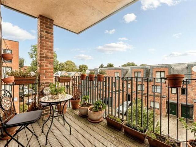 2 Bedroom Shared Living/roommate Brentford Greater London LS100096997