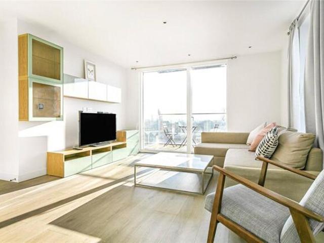 2 Bedroom Shared Living/roommate Brentford Greater London LS100685196