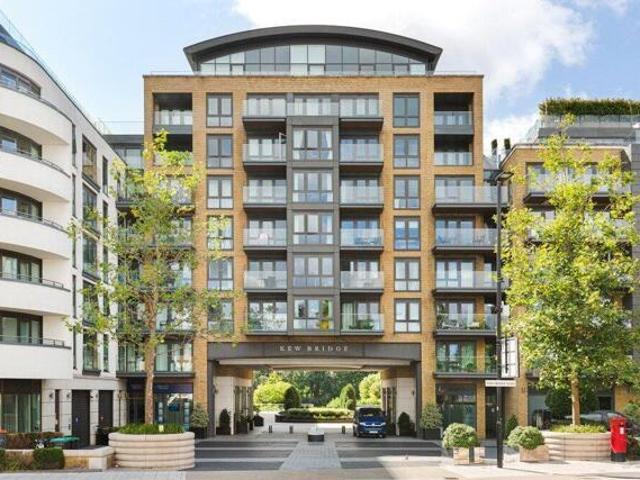 2 Bedroom Shared Living/roommate Brentford Greater London LS99162051