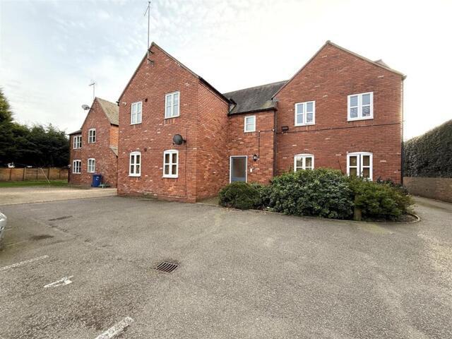 2 Bedroom Shared Living/roommate Brereton Cheshire LS101676994