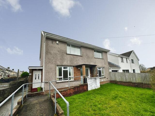 2 Bedroom Shared Living/roommate Bridgend Bridgend LS99688727