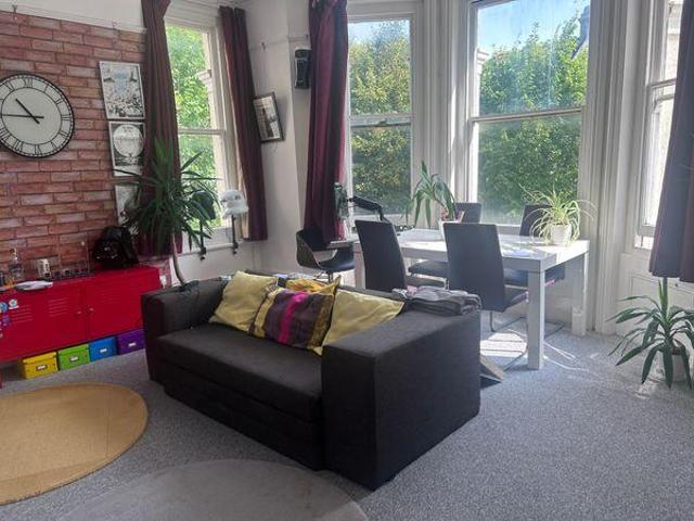 2 Bedroom Shared Living/roommate Brighton And Hove England 97417282
