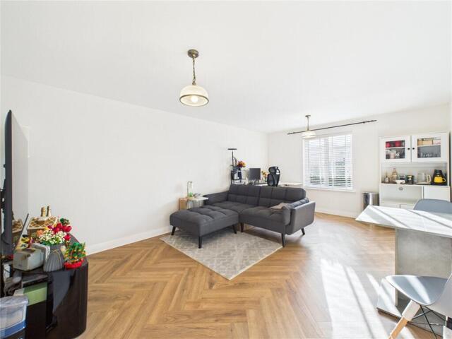 2 Bedroom Shared Living/roommate Bristol City Of Bristol LS100097001