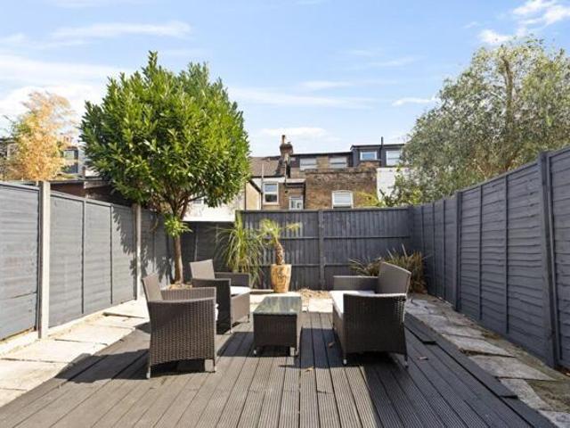 2 Bedroom Shared Living/roommate Camden Greater London 100503009