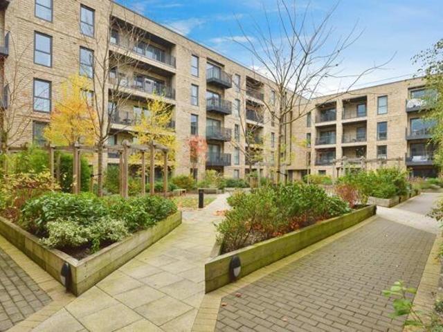 2 Bedroom Shared Living/roommate Campbell Park Buckinghamshire 98834611