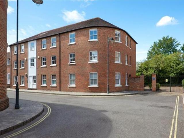 2 Bedroom Shared Living/roommate Canterbury Kent 98834882
