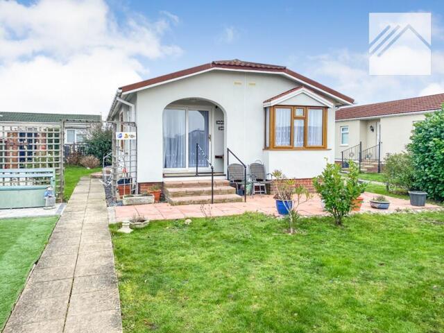 2 Bedroom Shared Living/roommate Canvey Island Essex 101678419
