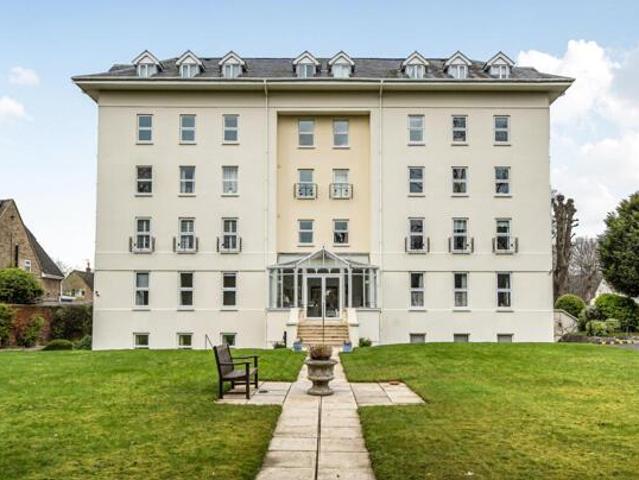 2 Bedroom Shared Living/roommate Cheltenham Gloucestershire LS101119411