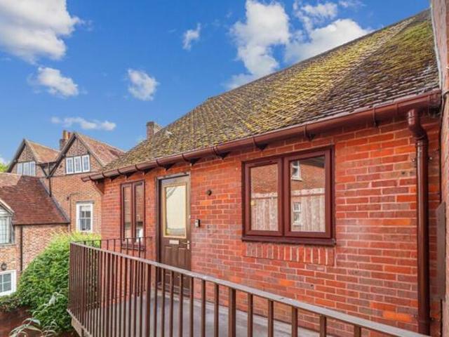 2 Bedroom Shared Living/roommate Chesham Buckinghamshire LS99895134