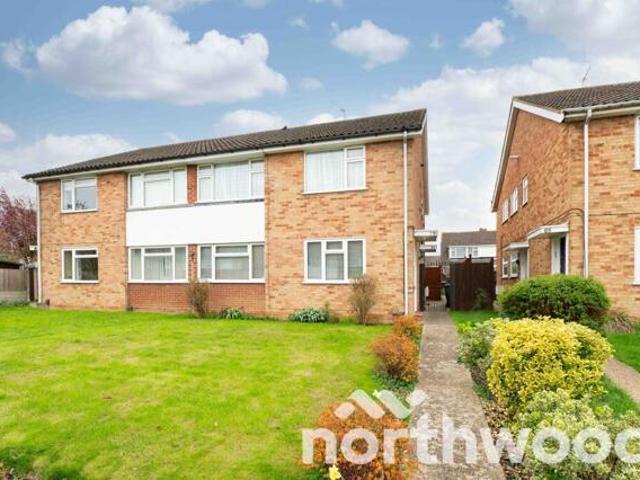 2 Bedroom Shared Living/roommate Chessington Surrey LS100224253